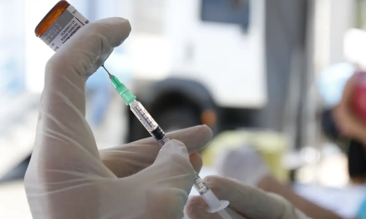 Rússia está desenvolvendo nova vacina contra o envelhecimento humano